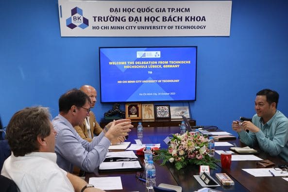 Collaborative Meeting between University of Technology and Hochschule ...