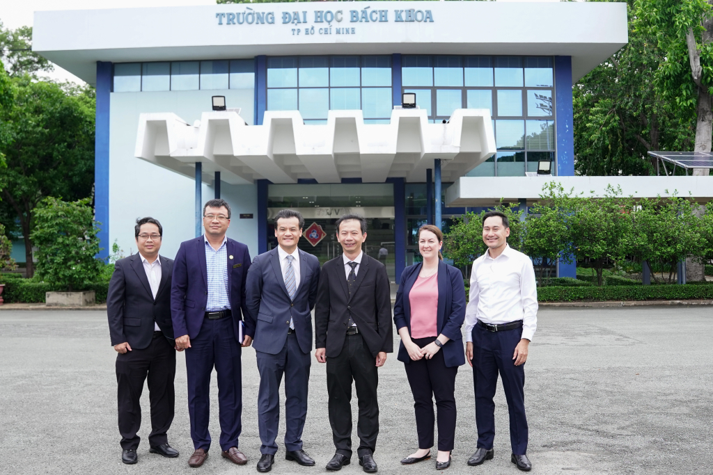 Welcoming the delegation of government representatives from New South ...